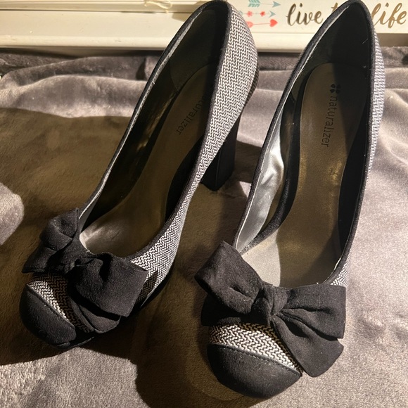 Naturalizer | Shoes | Naturalizer Pumps Black And White Nwob 4 Heel ...